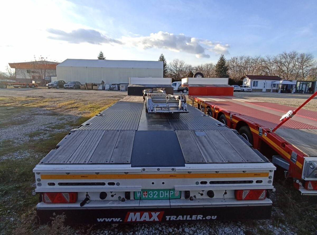 MAX Trailer Swan neck semi-trailer MAX100 | SELECTrailers.com