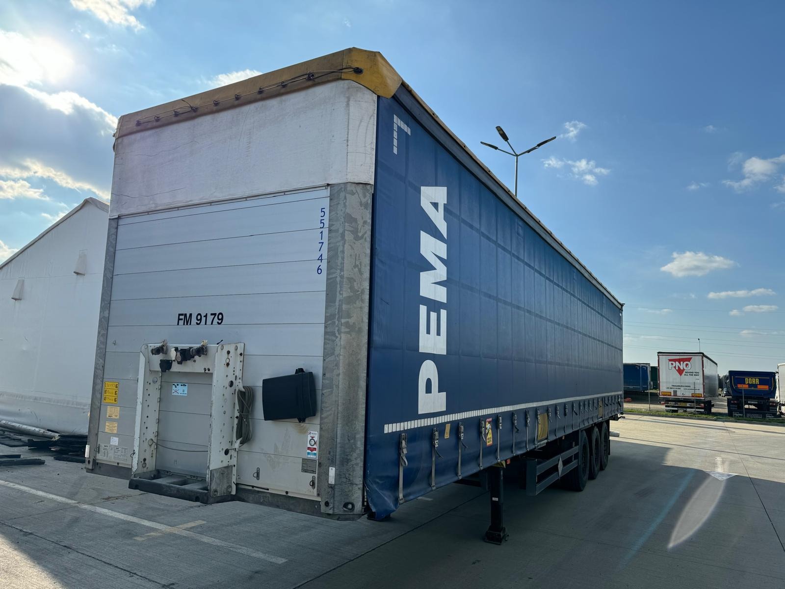 Schmitz Semi-trailer standard | SELECTrailers.com
