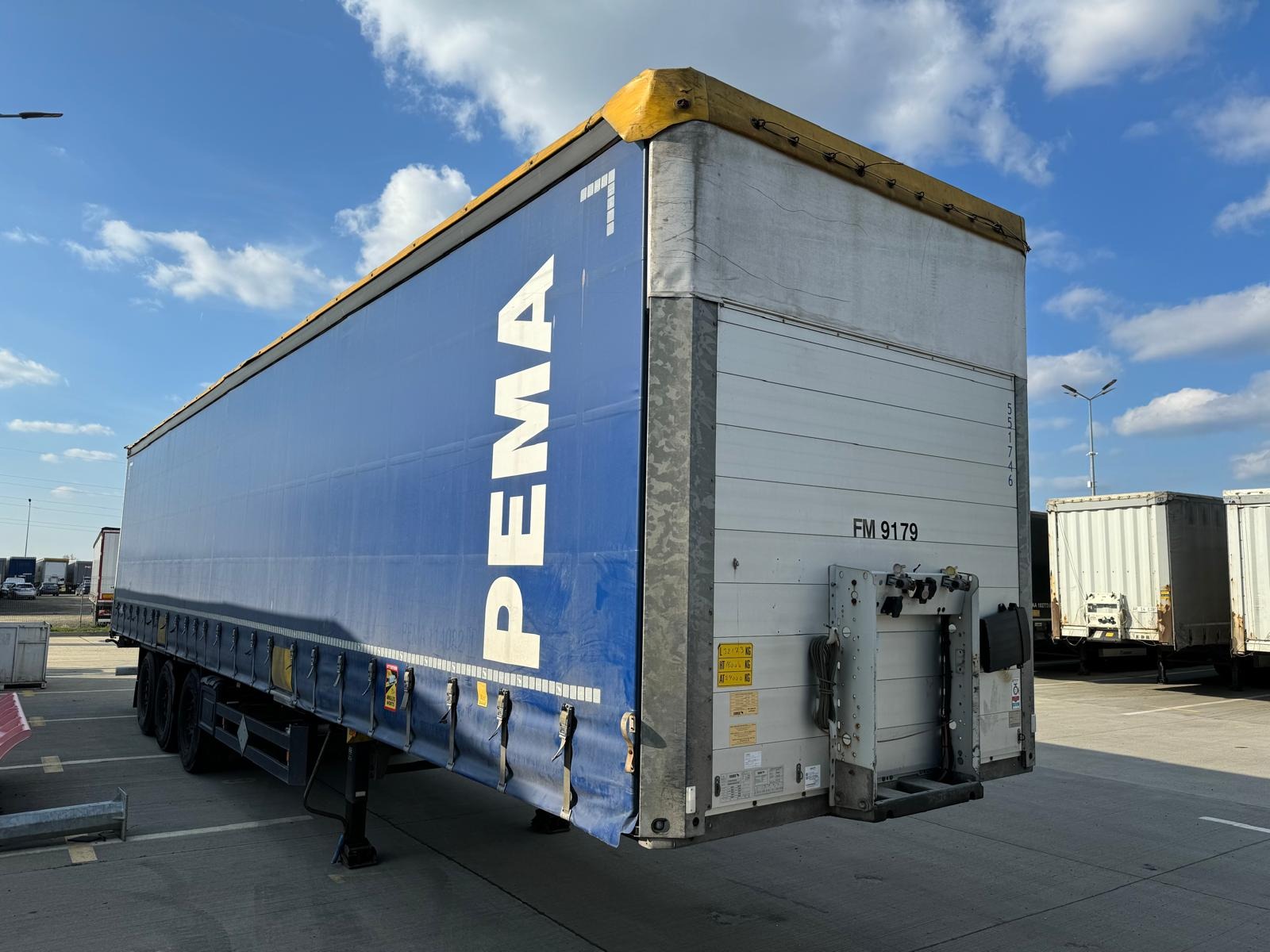 Schmitz Semi-trailer standard | SELECTrailers.com